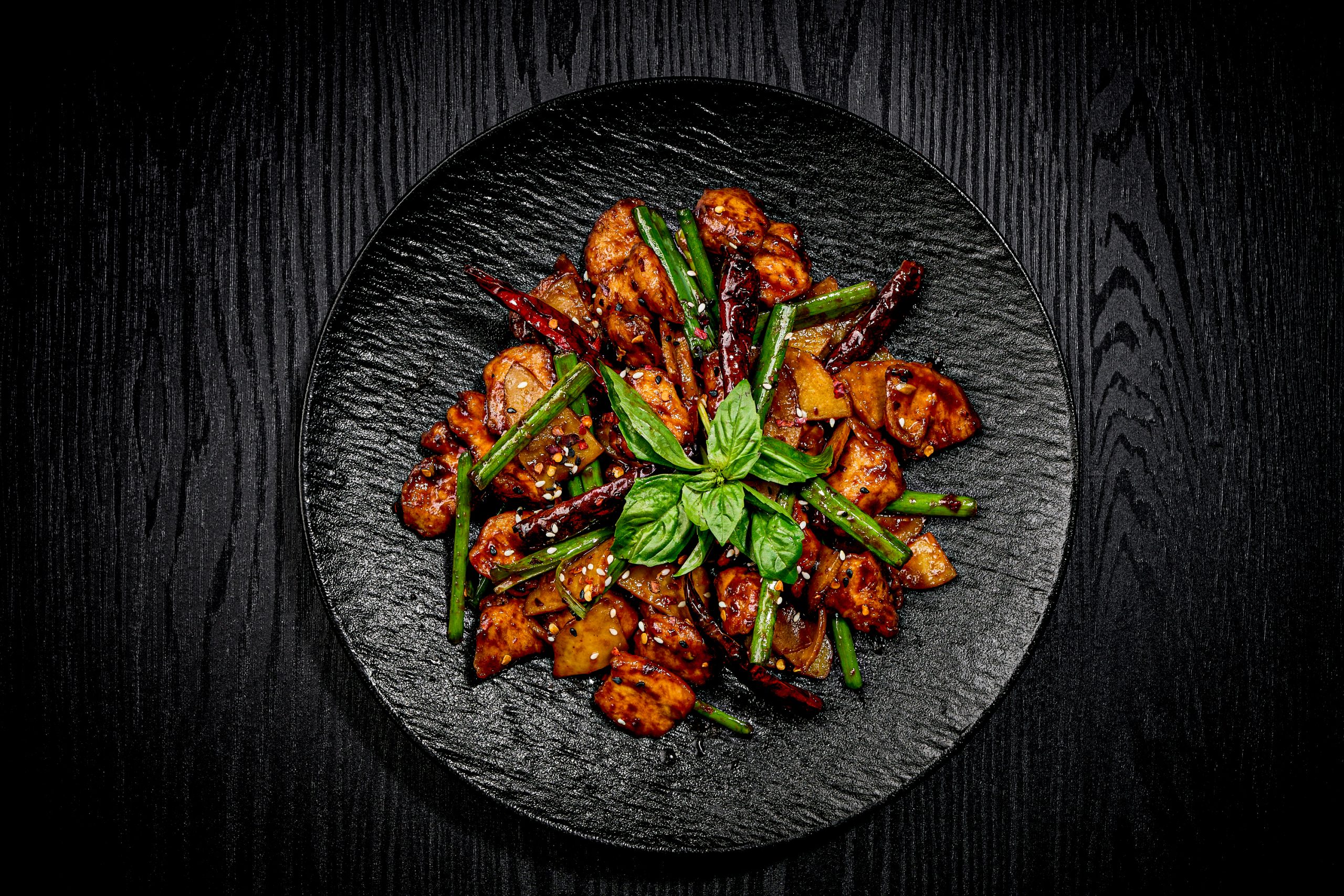 CHILLI BASIL CHICKEN – Flamengo